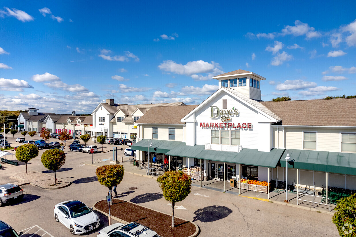 Commercial Space North Kingstown - The Shops at Quonset Point